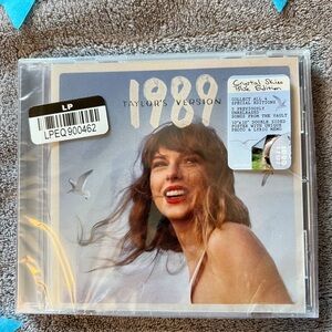 Taylor Swift | Media | Crystal Blue Skies Edition 989 Cd Target ...